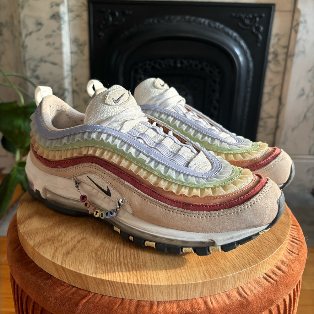 Nike Women’s Be True Pride 2024 Collection Reflective… - Gem